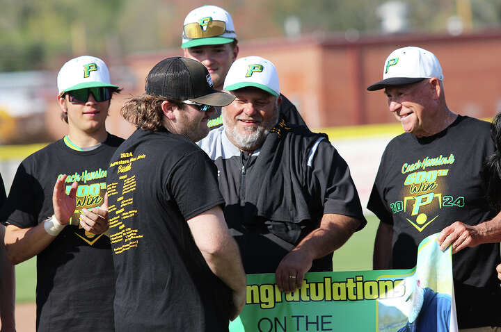 After 500 wins, Hanslow 'so happy to be a Piasa Bird'