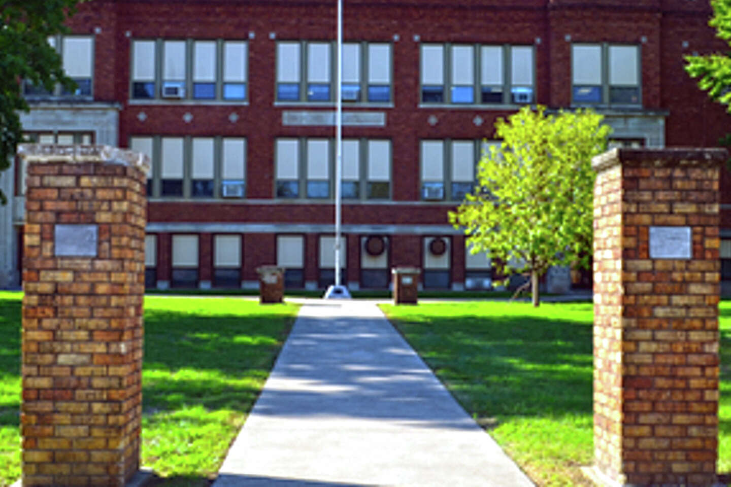 Winchester schools sharing building options at forum