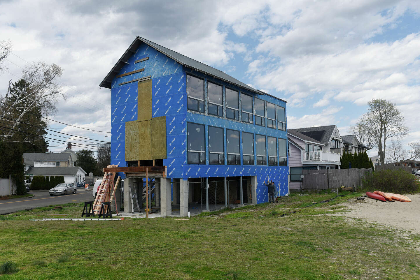 Westport's blue house blight to finally finish construction