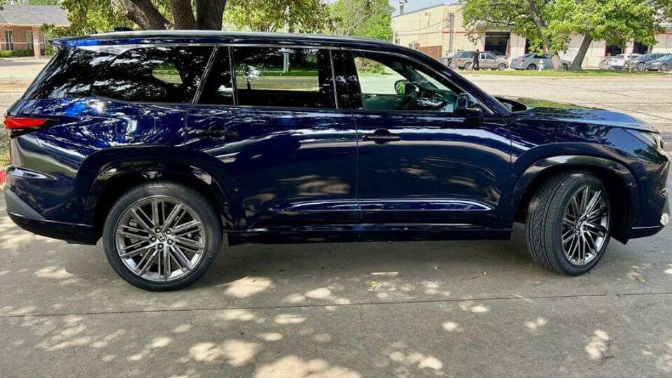 2024 Lexus TX 550h+ Luxury Review