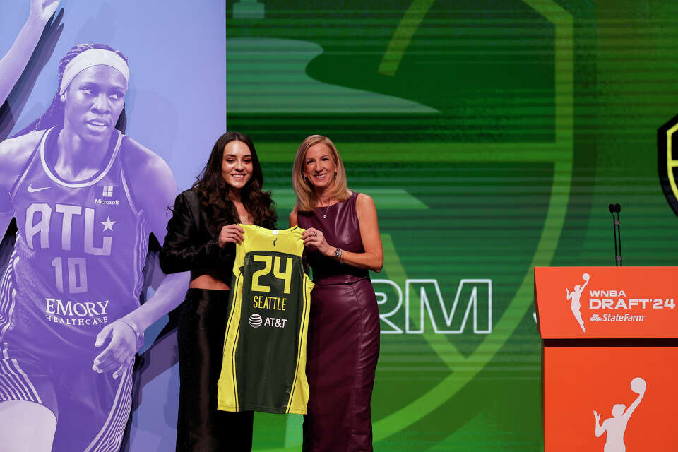 Where UConn alumni are playing in WNBA as season begins