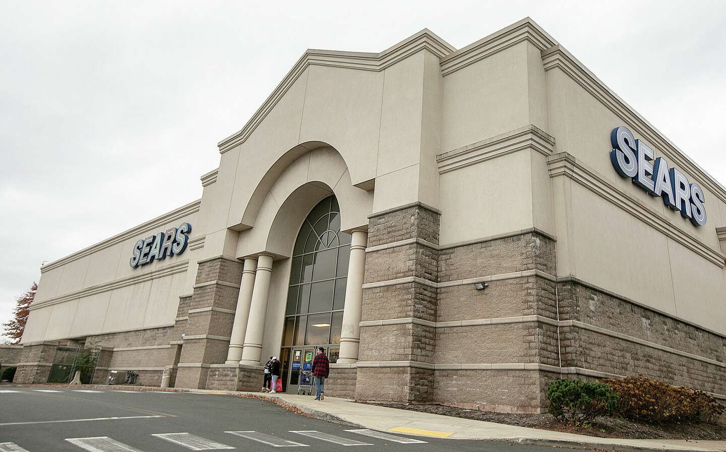 Meriden's Sears store heads to the auction block