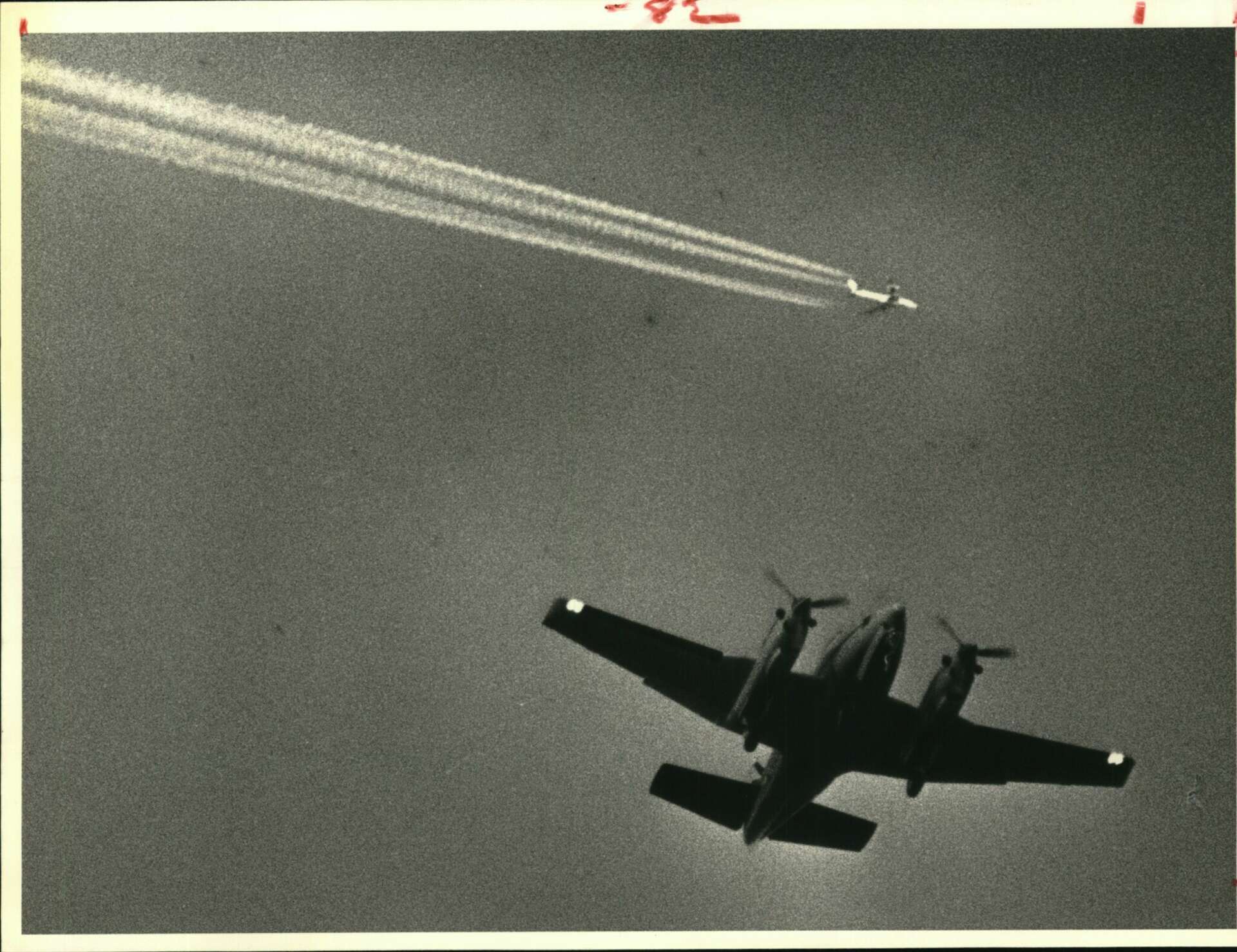 Chemtrails conspiracy theory: What are contrails in Houston?