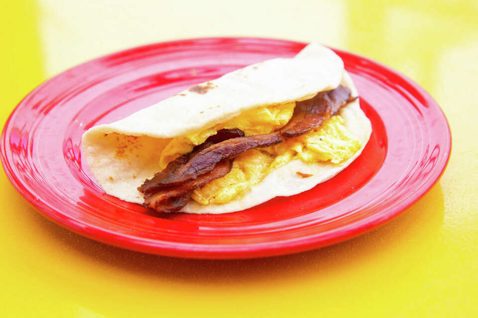 Las Palapas offering $1 breakfast tacos for a limited time