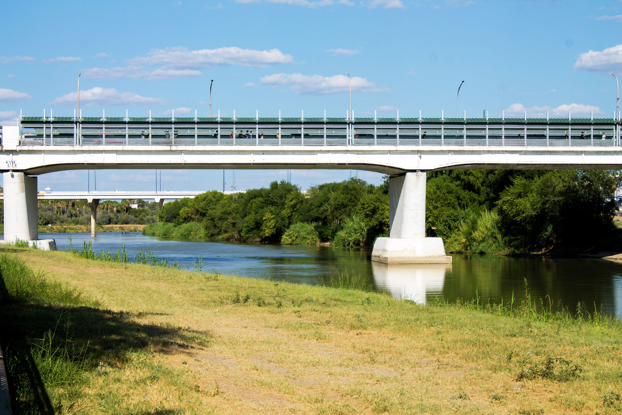 Laredo may raise bridge toll fees, seeking committee input