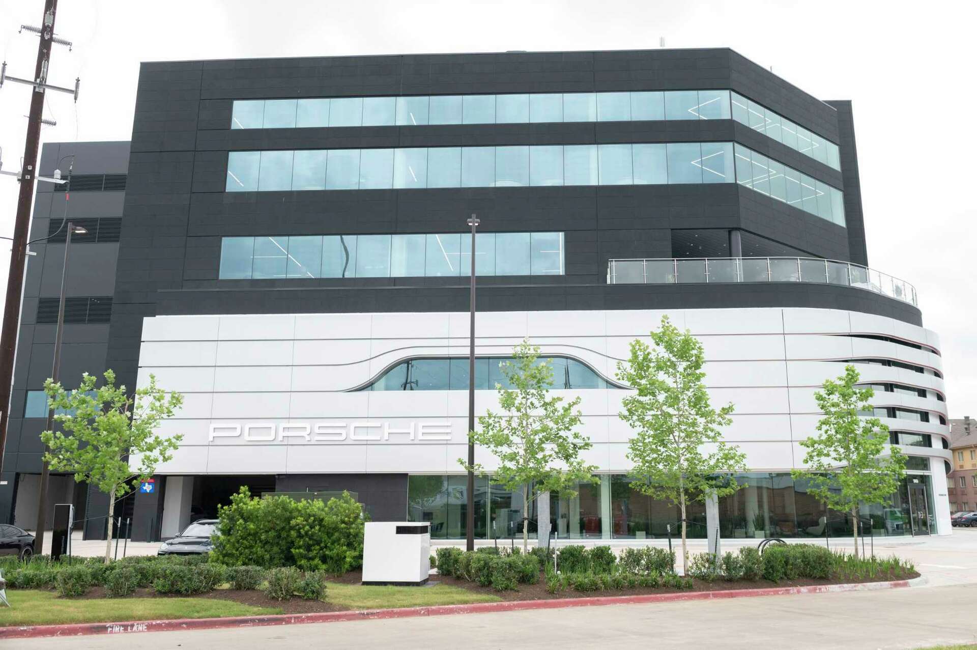 New 'Destination Porsche' dealership opens in Sugar Land
