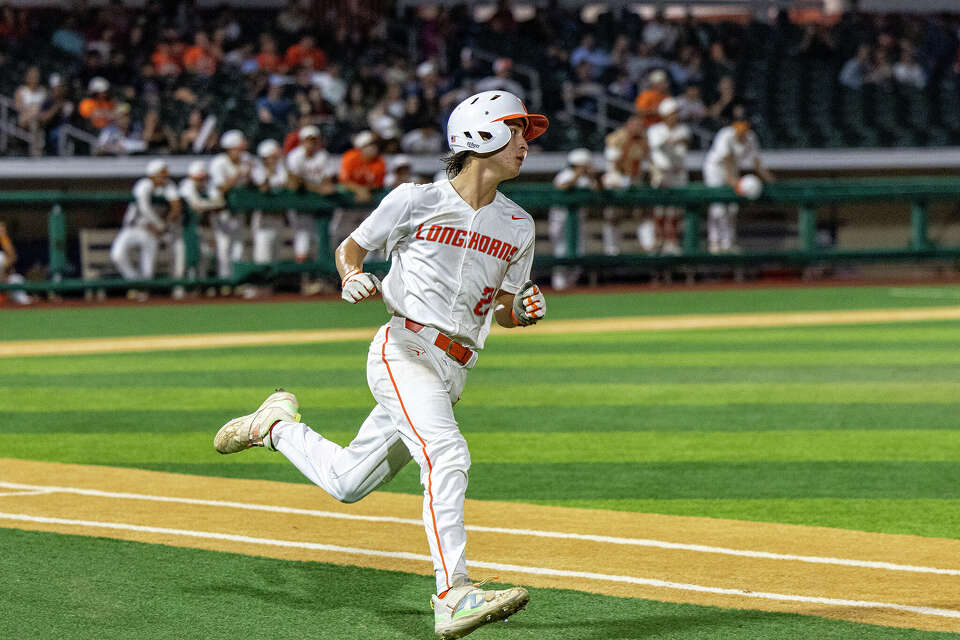 United's AJ Sanchez gets one last win over rival on the mound