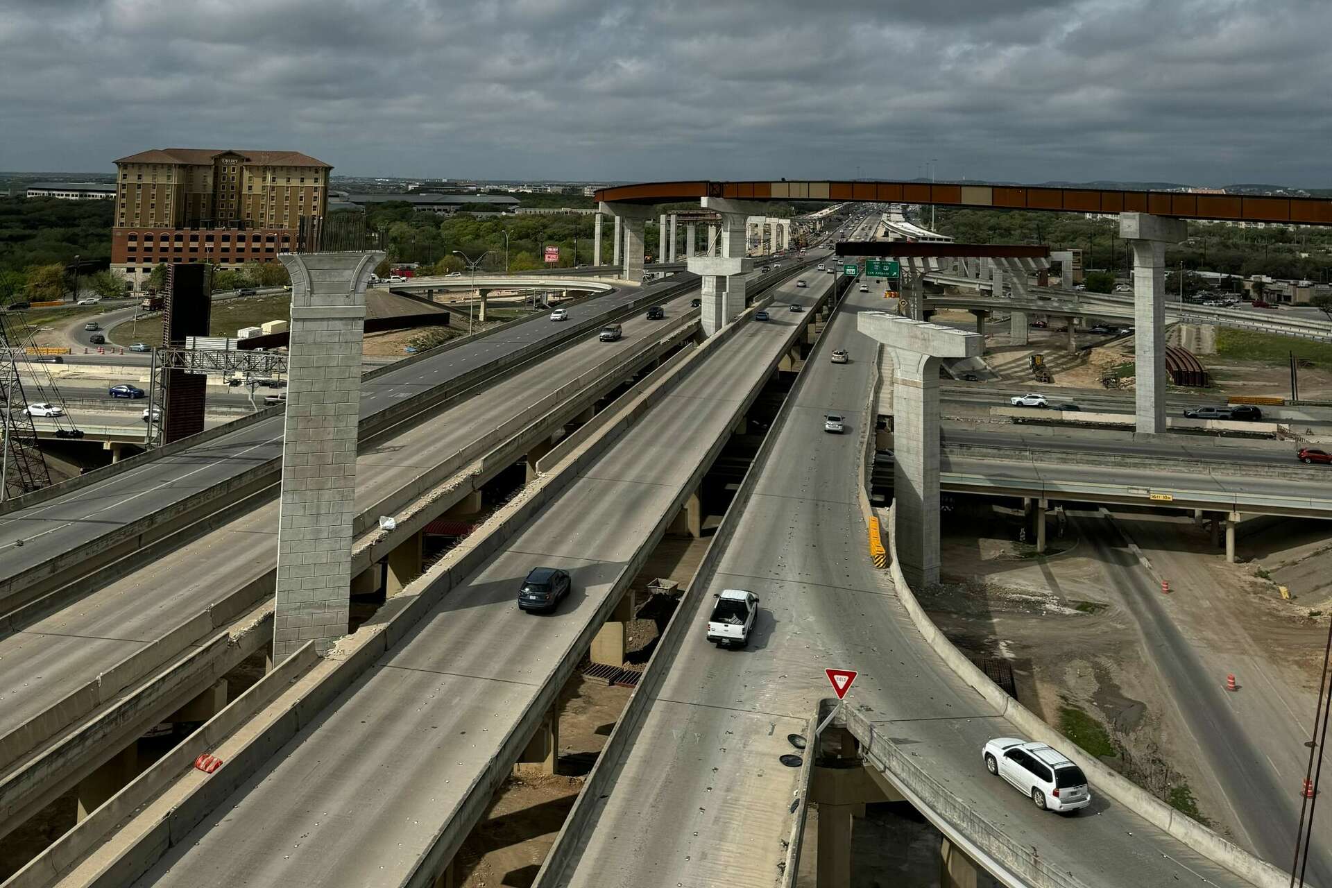Major closures planned for Loop 1604, I-35