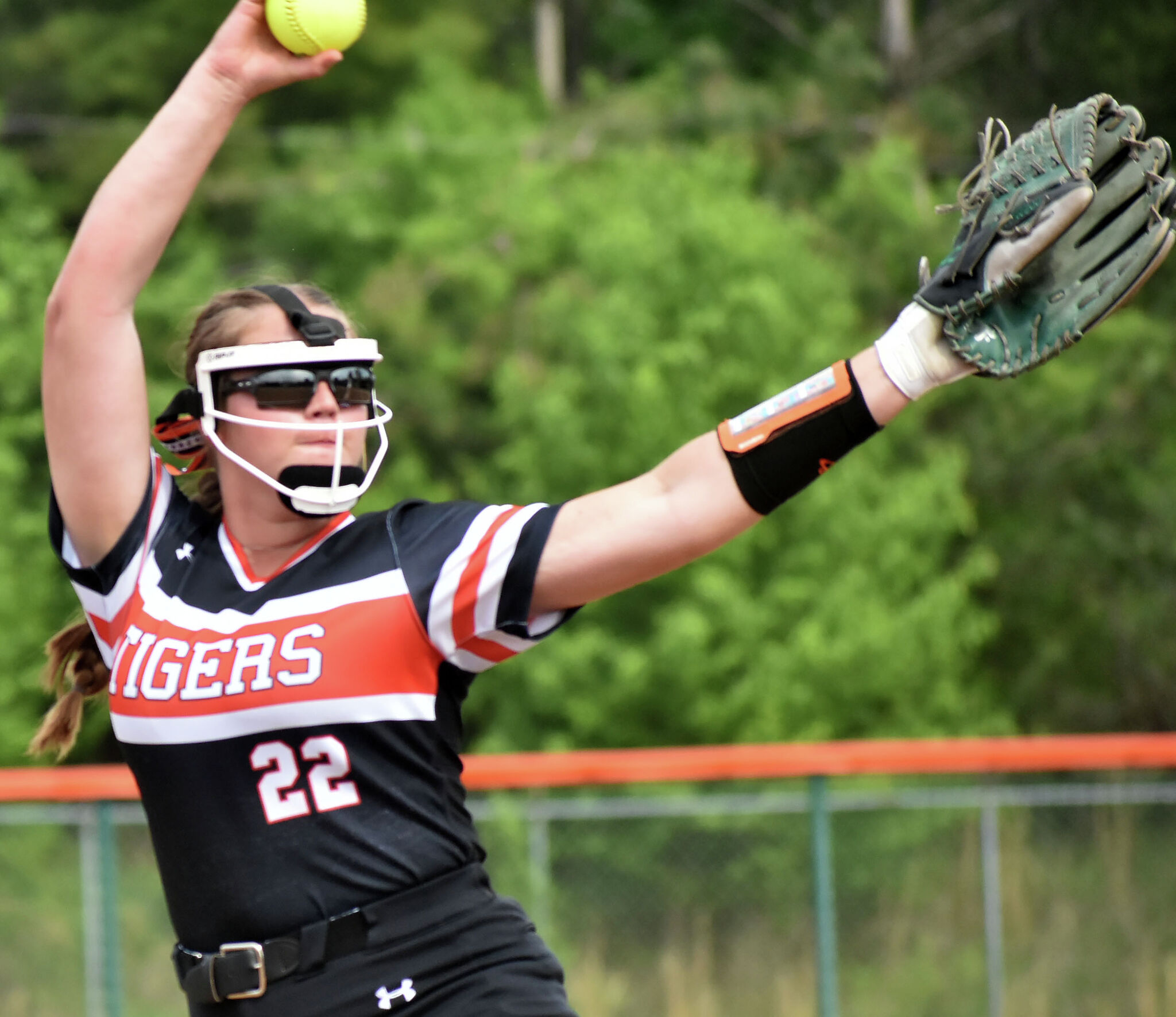 Edwardsville softball shuffles lineup, picks up SWC win