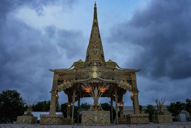 Sculptor builds Burning Man style temple at Houston Orange Show