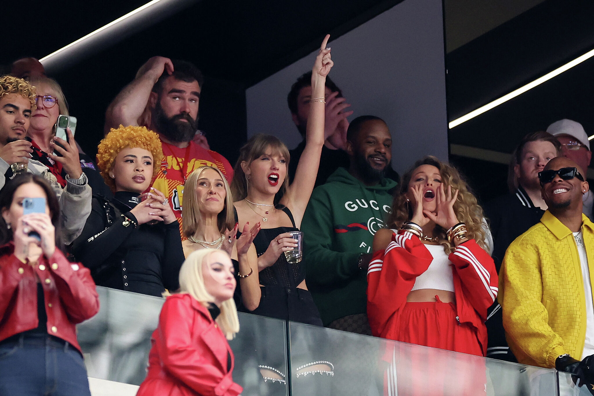 Taylor Swift pub crawl to take over whole San Francisco neighborhood