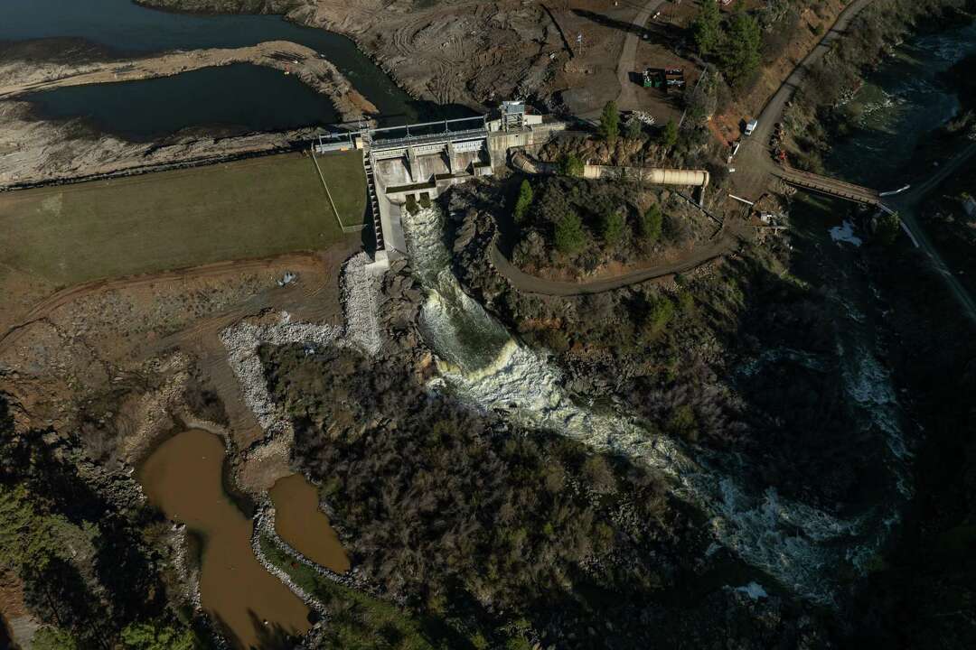 New hope for salmon: 500,000 released into Klamath River