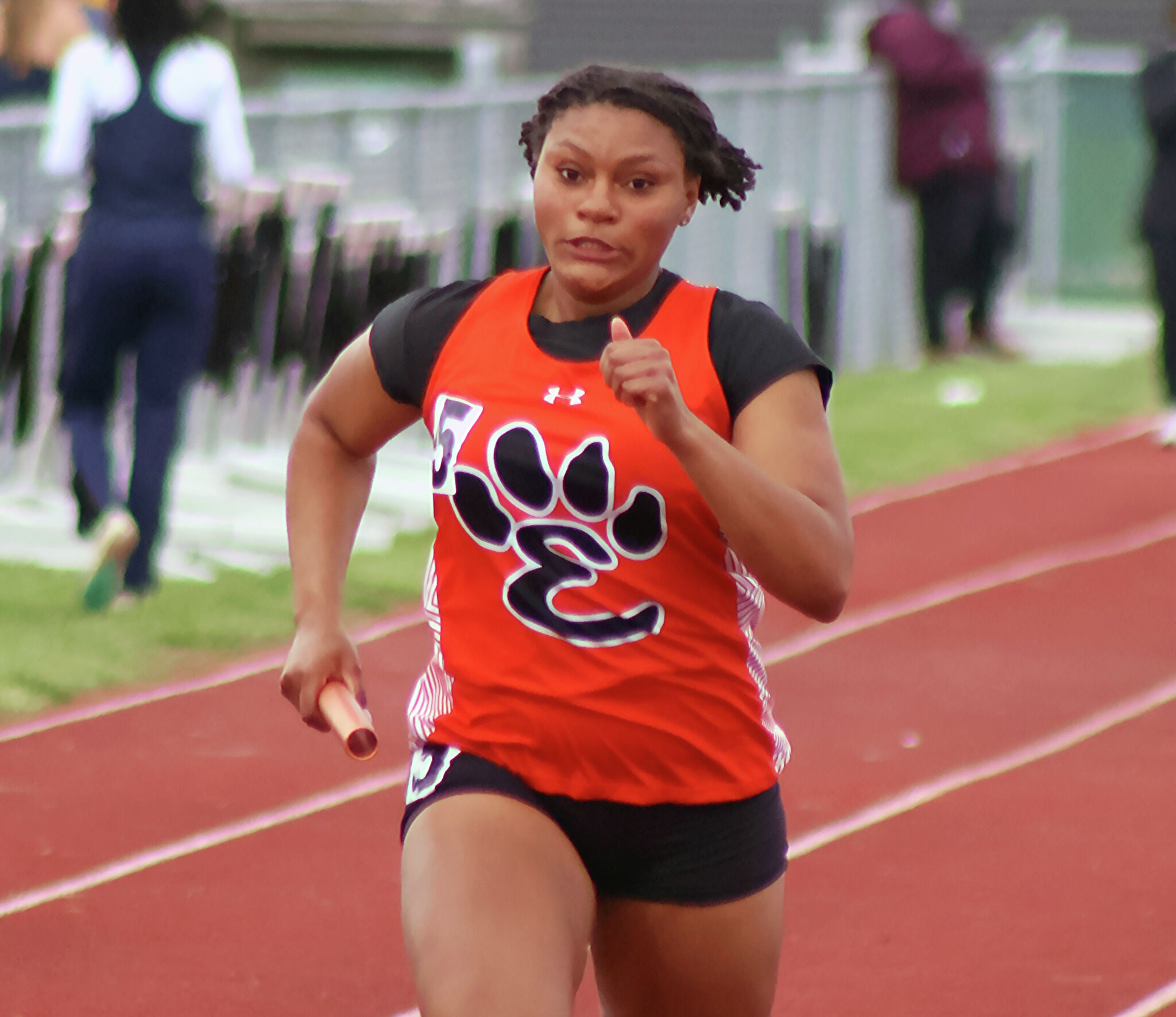 EHS throwers win sprint relay; Story the top discus mark in 3A