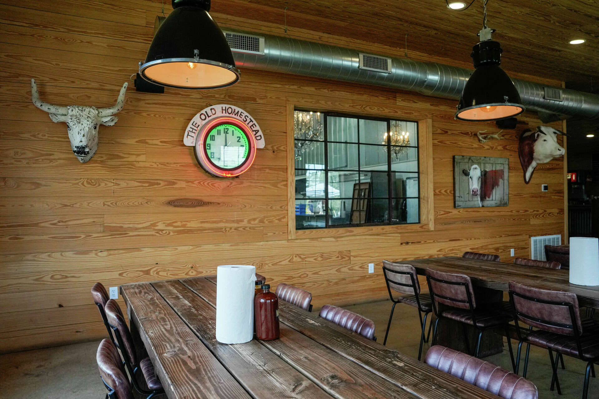 Lee Ellis’ barbecue legacy lives on with Truth BBQ's pitmaster