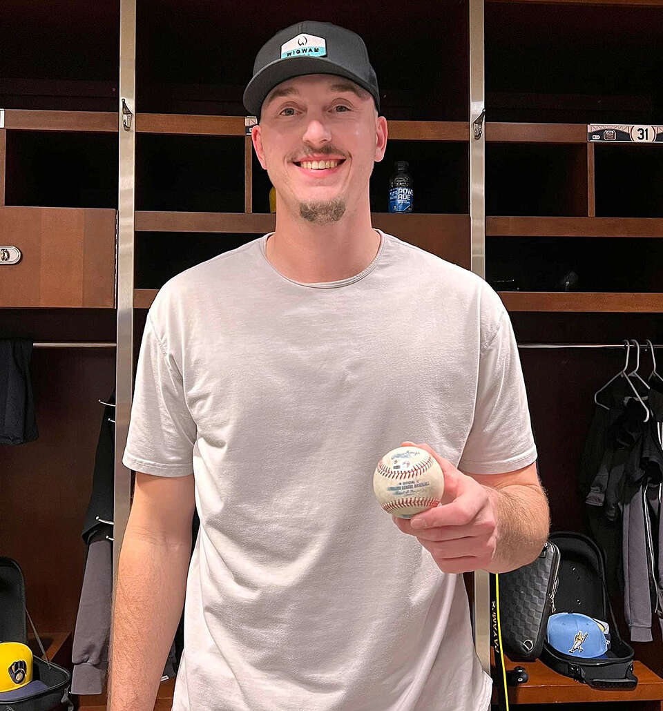 AHS grad Bryan Hudson hurls 2 perfect innings, gets win for Brewers