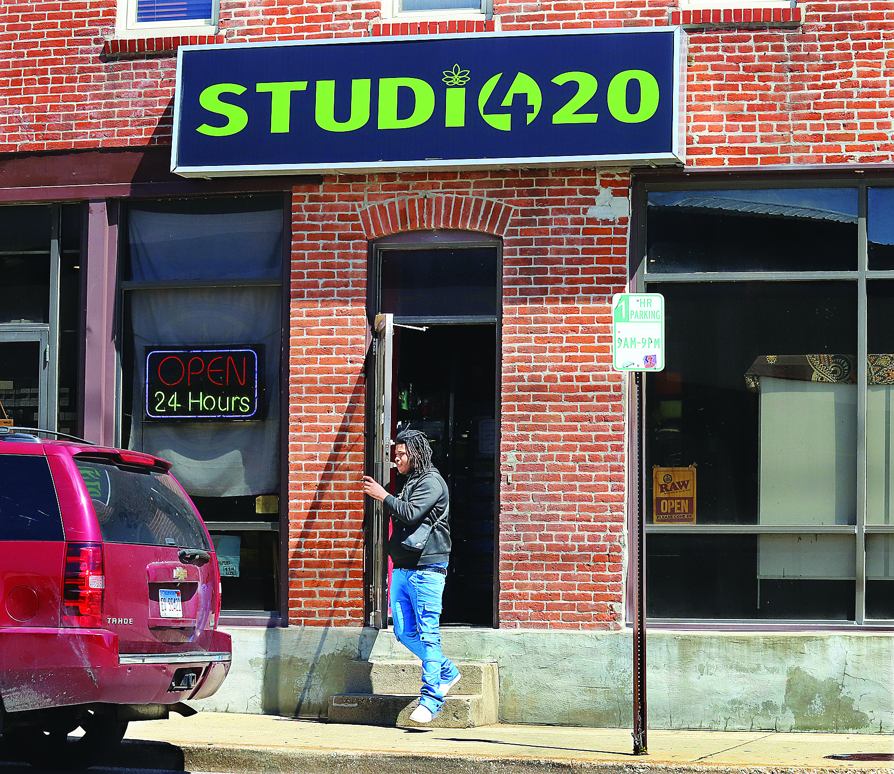 Studio 420 back open 3 weeks after police raid in Alton