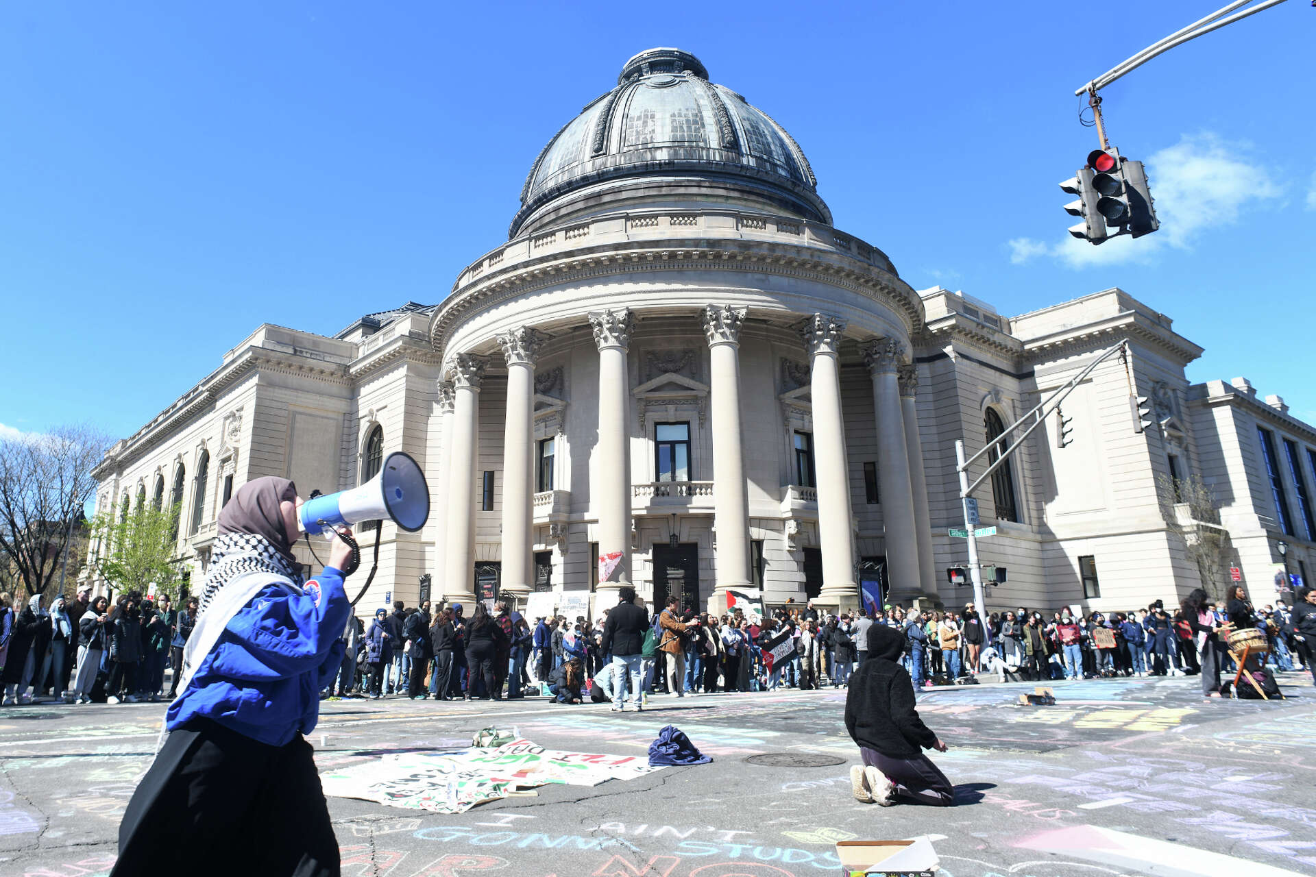 Salovey: 60 arrested at Yale protest as crowds block New Haven streets