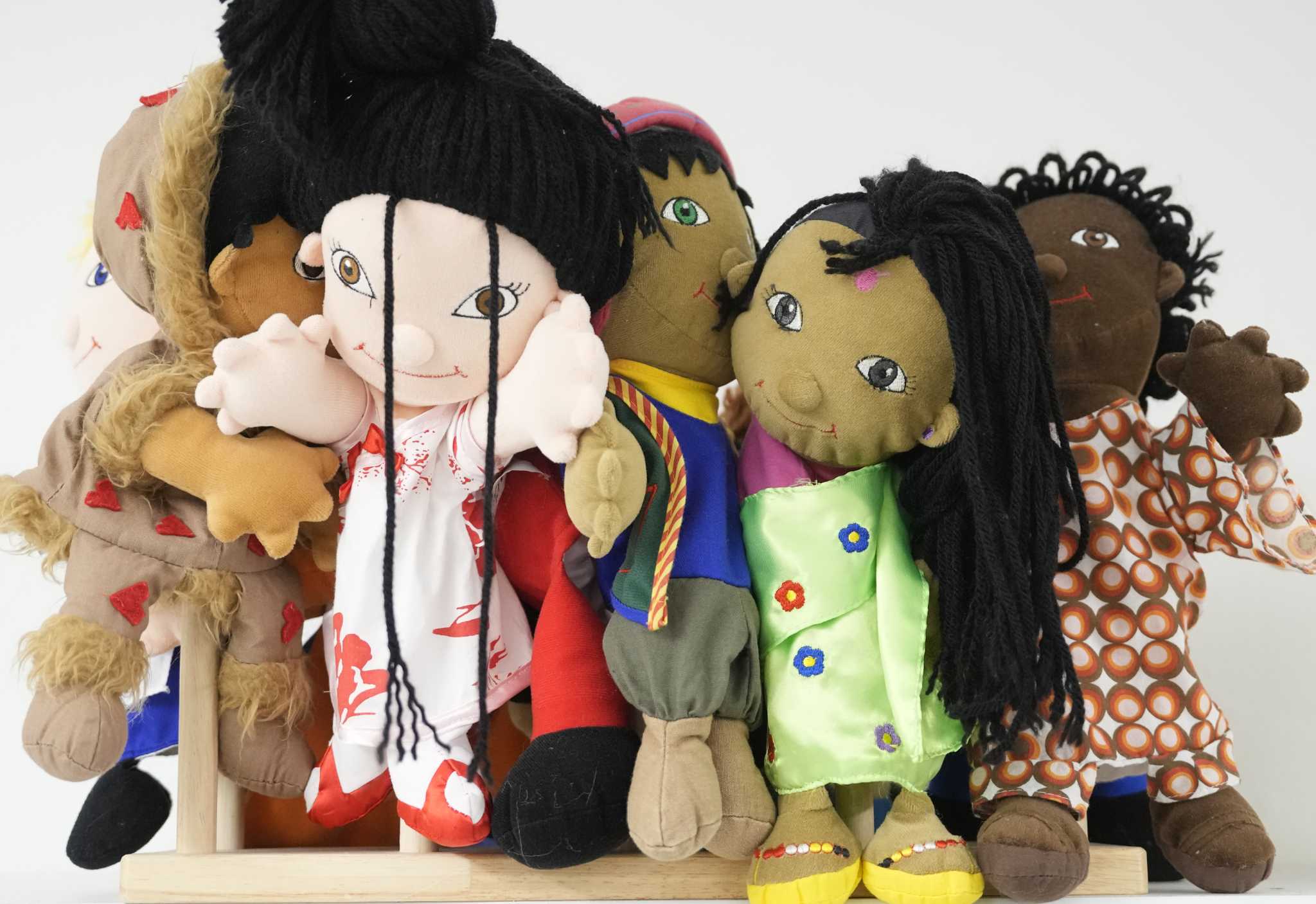 Hays CISD drops substitute teacher for mixing puppets and murder