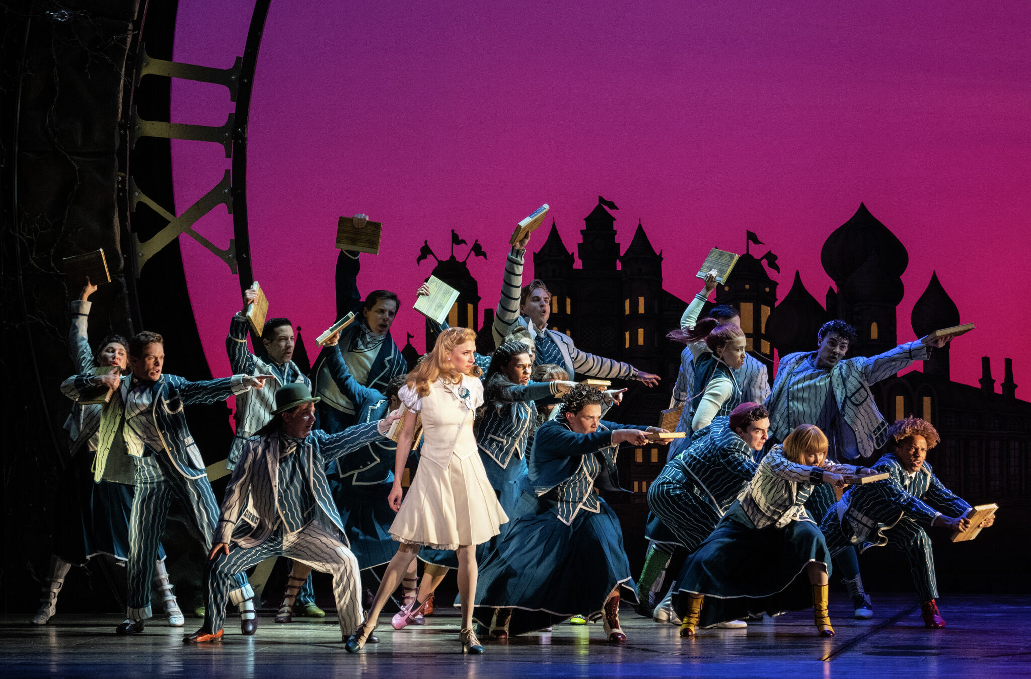 Two CT actors star in 'Wicked' national tour heading to Bushnell