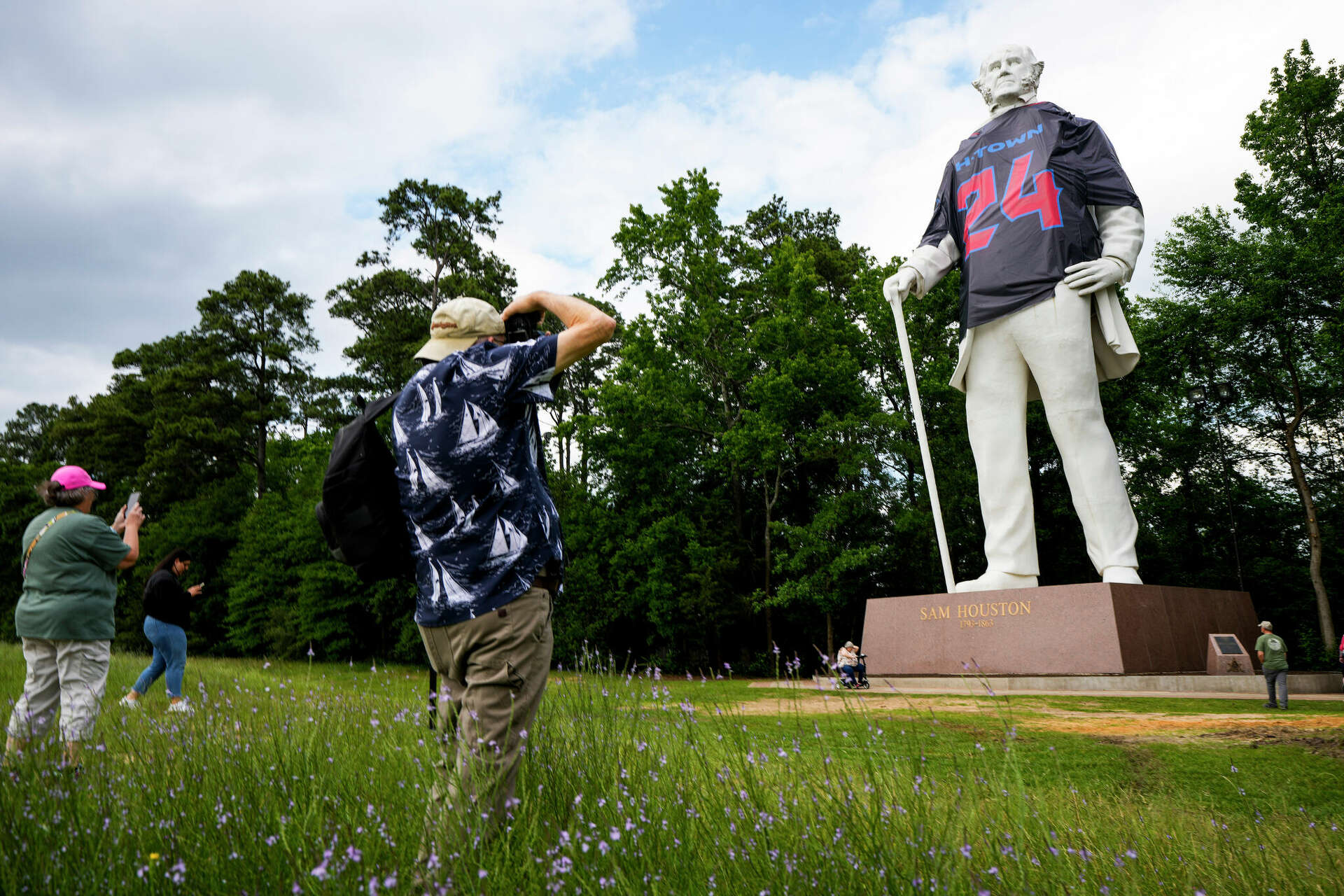 Sam Houston Statue wears Texans jersey following uniform reveal