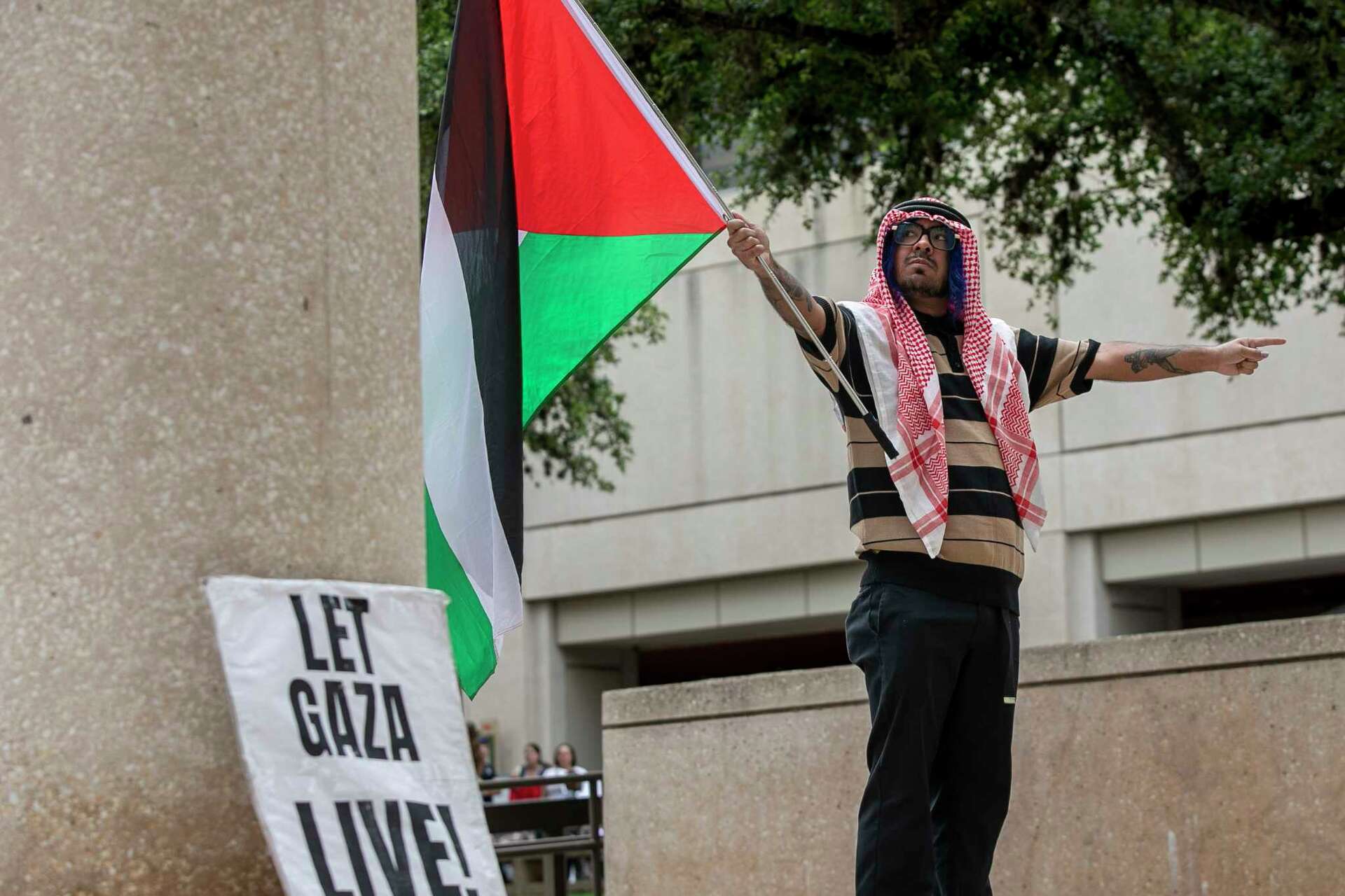 UTSA students voice support for Palestine in campus protest