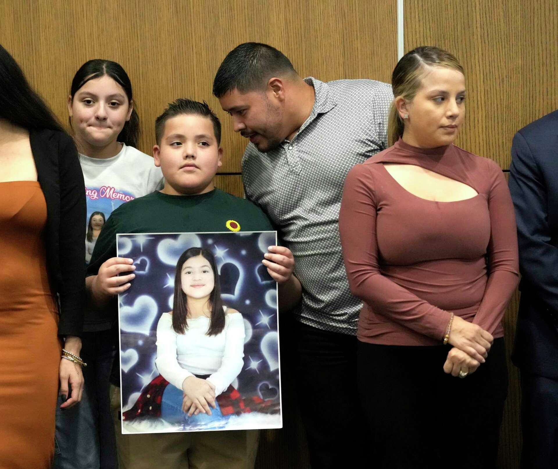 Tony Earls trial: Prosecutors challenge shootout claim