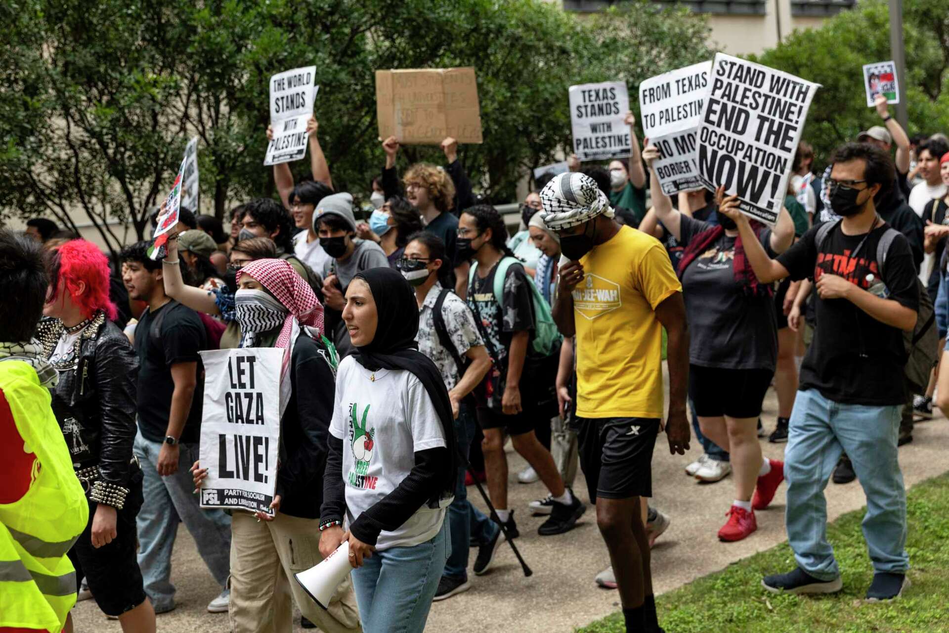 UTSA students voice support for Palestine in campus protest