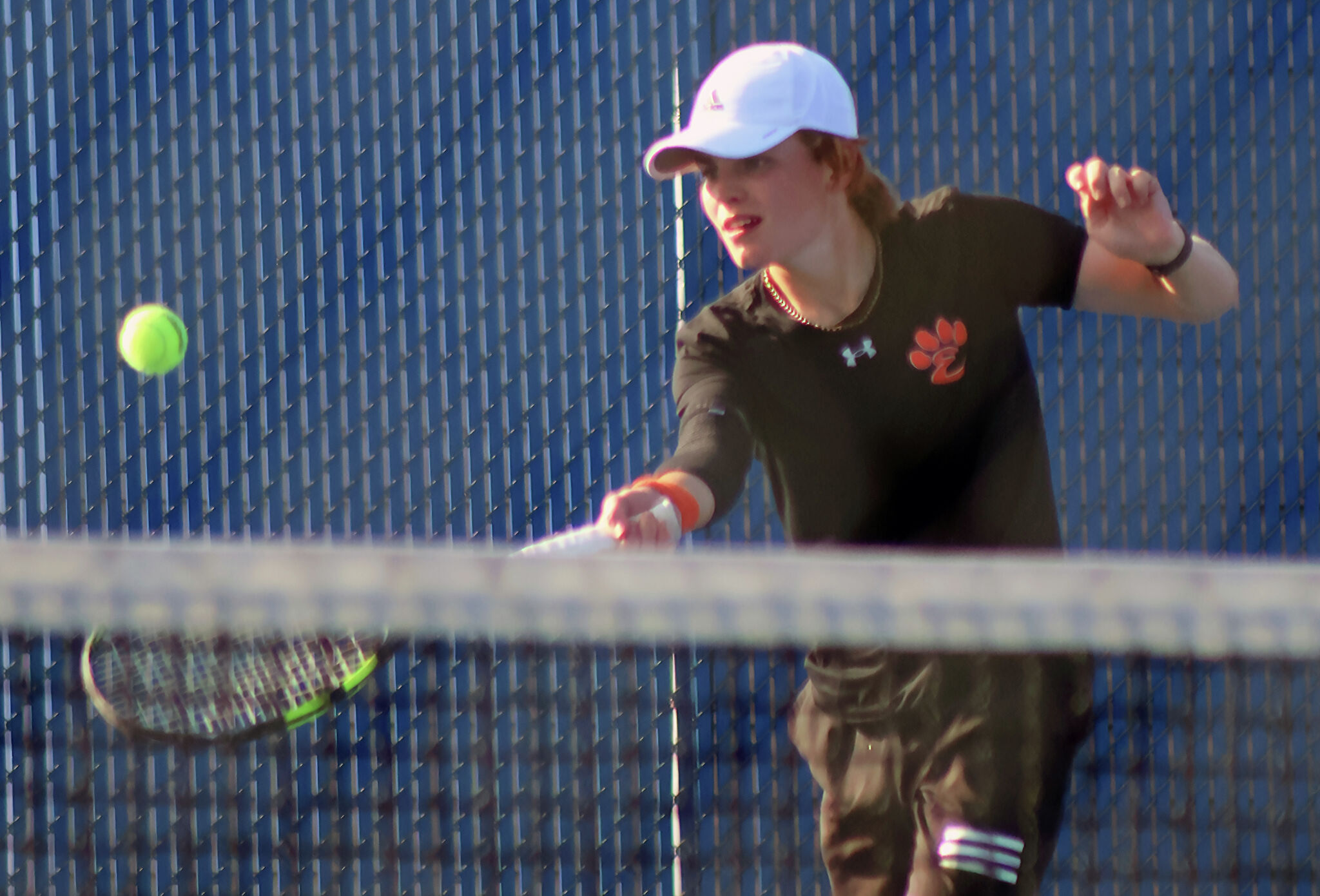 Bates battles through two-plus-hour match in EHS' sweep of Lancers