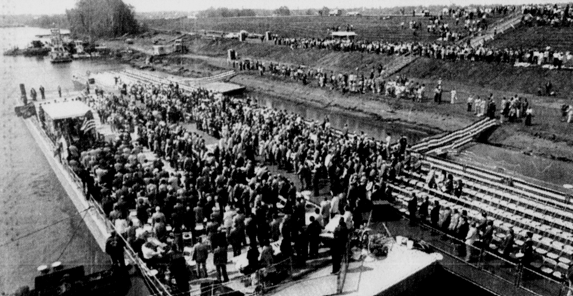 The groundbreaking of the Lock and Dam draws large crowd