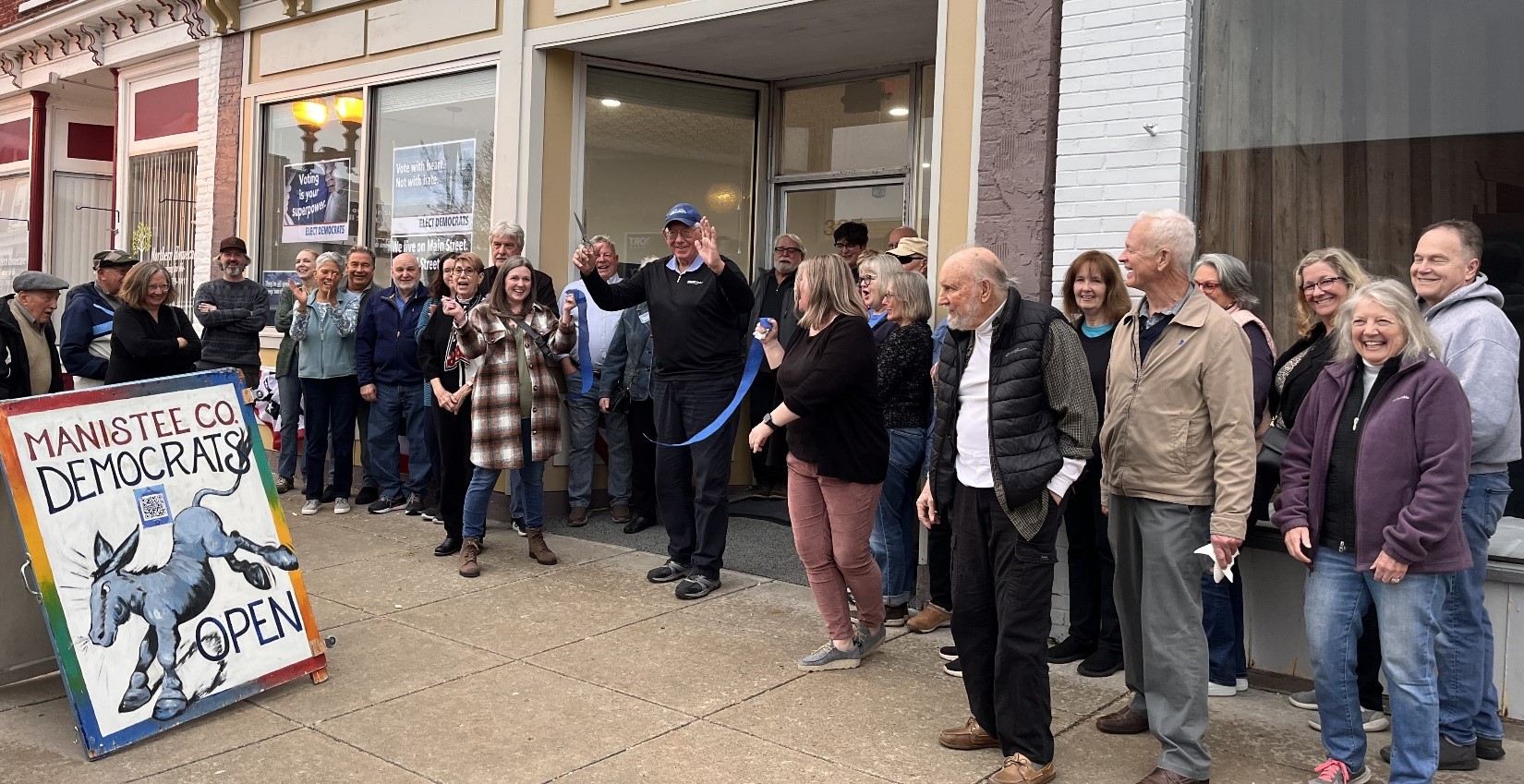 Manistee County Democrats open campaign office
