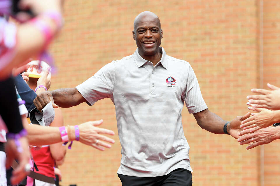 Darrell Green: Washington to retire jersey number for star