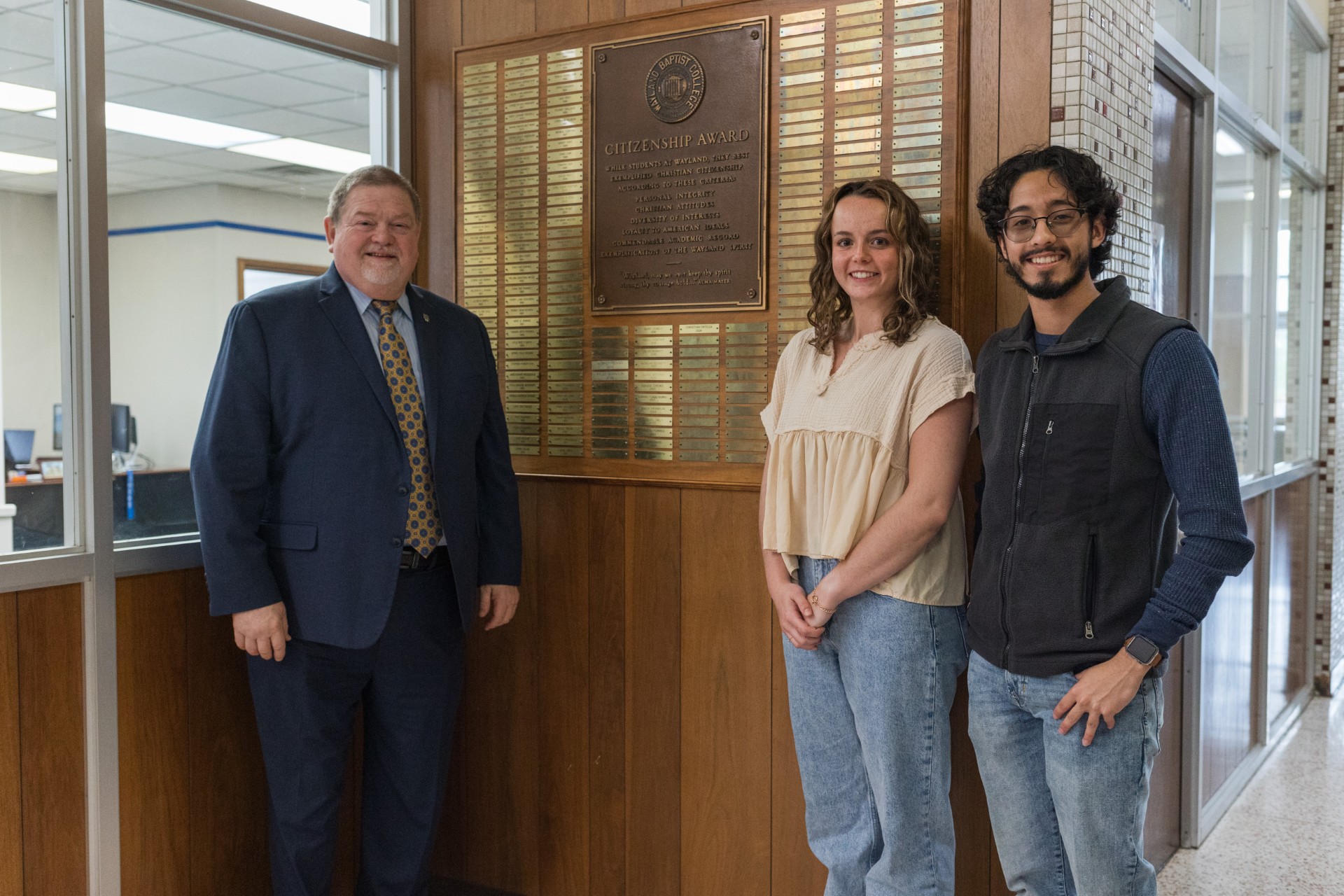 WBU recognizes 63 academic award recipients