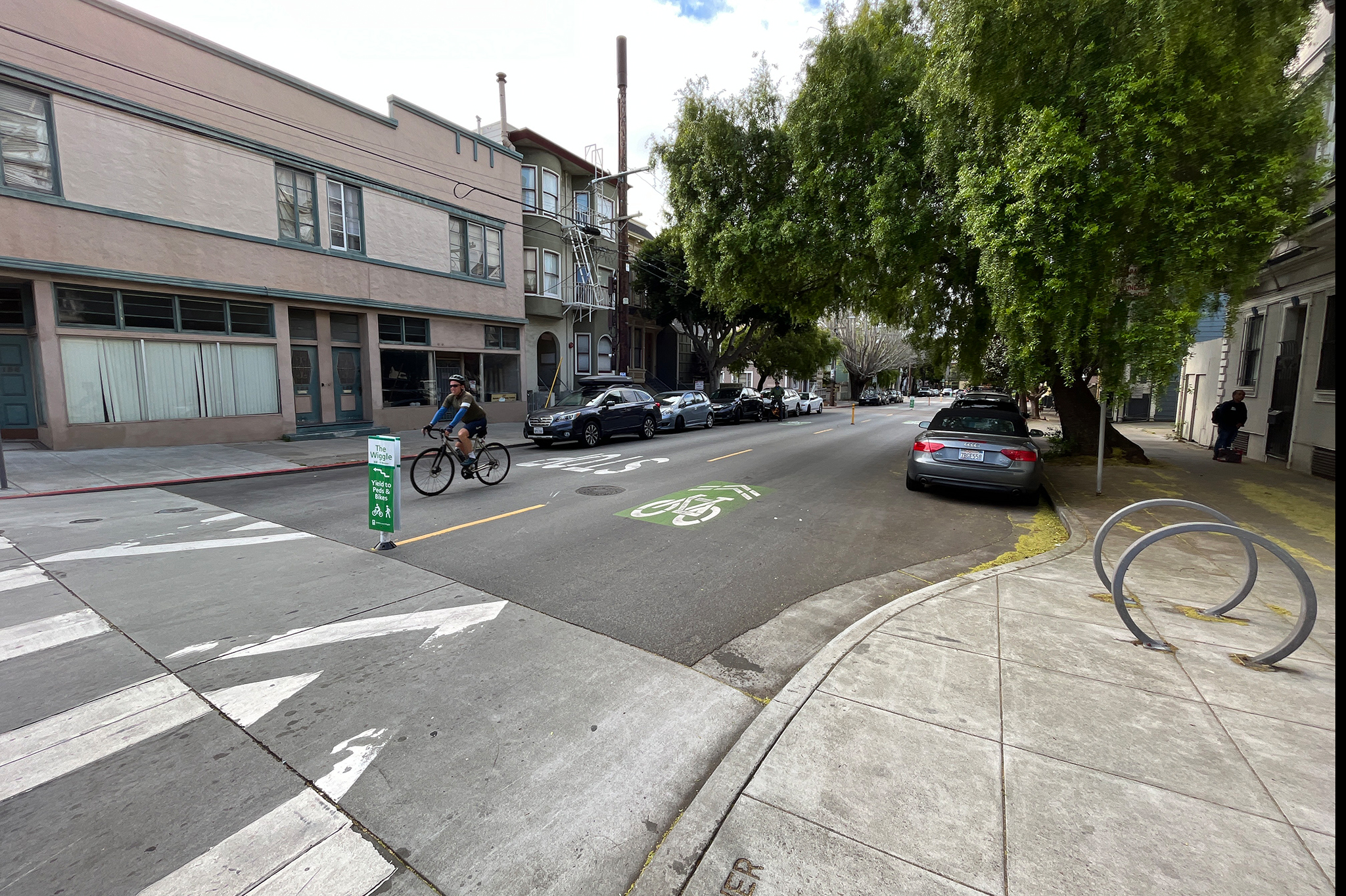 Unsanctioned signs installed along San Francisco's Wiggle bike route