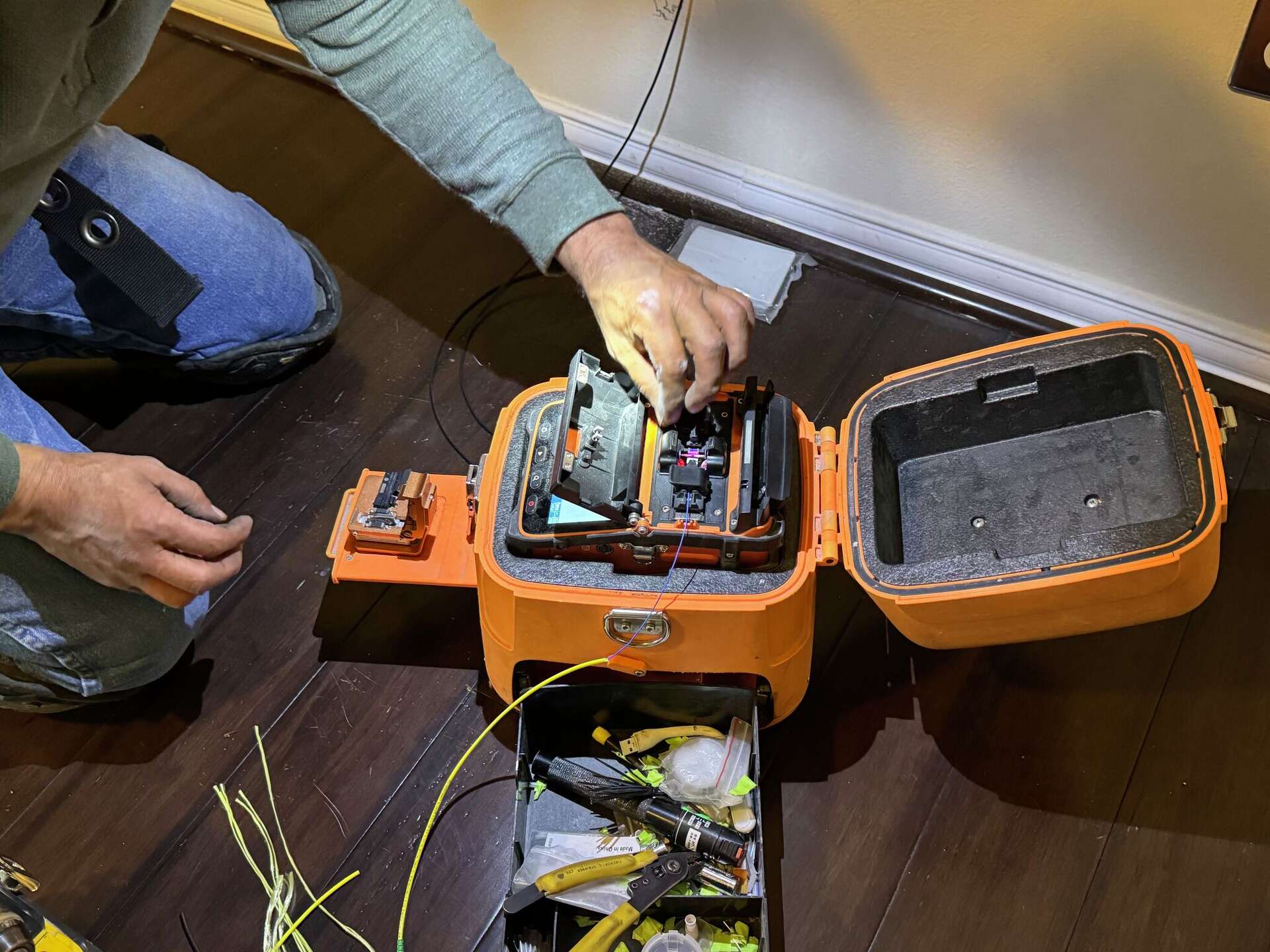 AT&T expands Houston coverage of fiber-optic internet