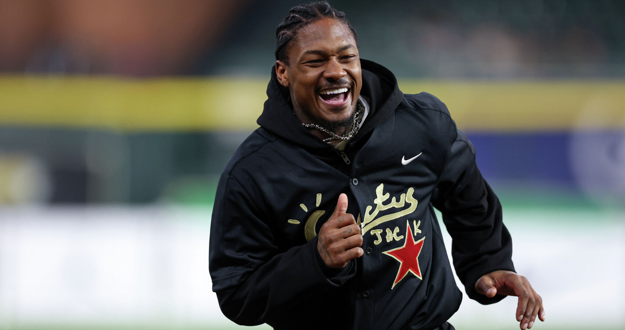 Texans WR Stefon Diggs sounds off on X about Houston Traffic