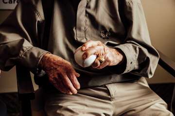 Mill Valley native, ex-New York Yankee Art Schallock turns 100