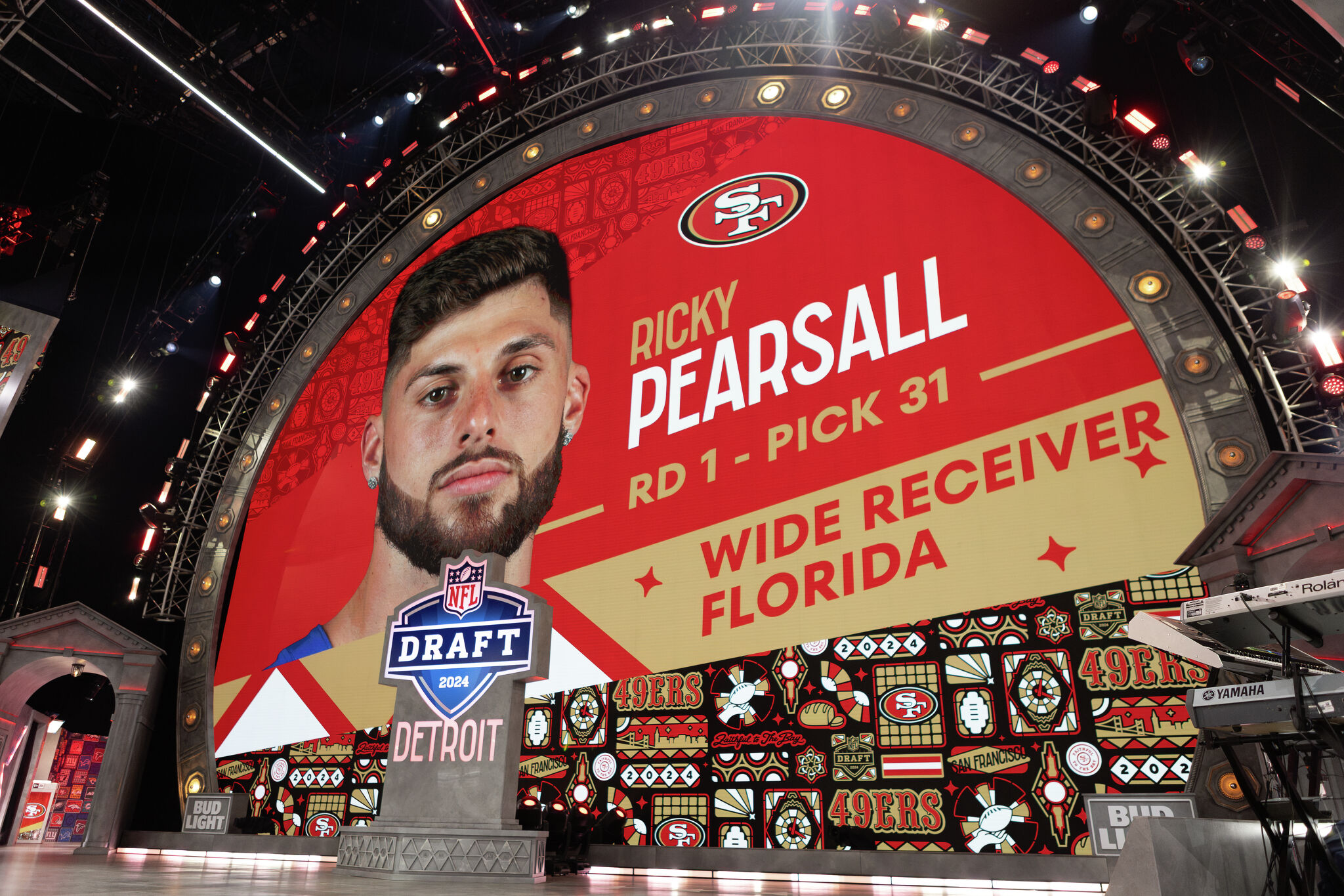 Reigning NFL rookie of the year loves 49ers' shock draft pick