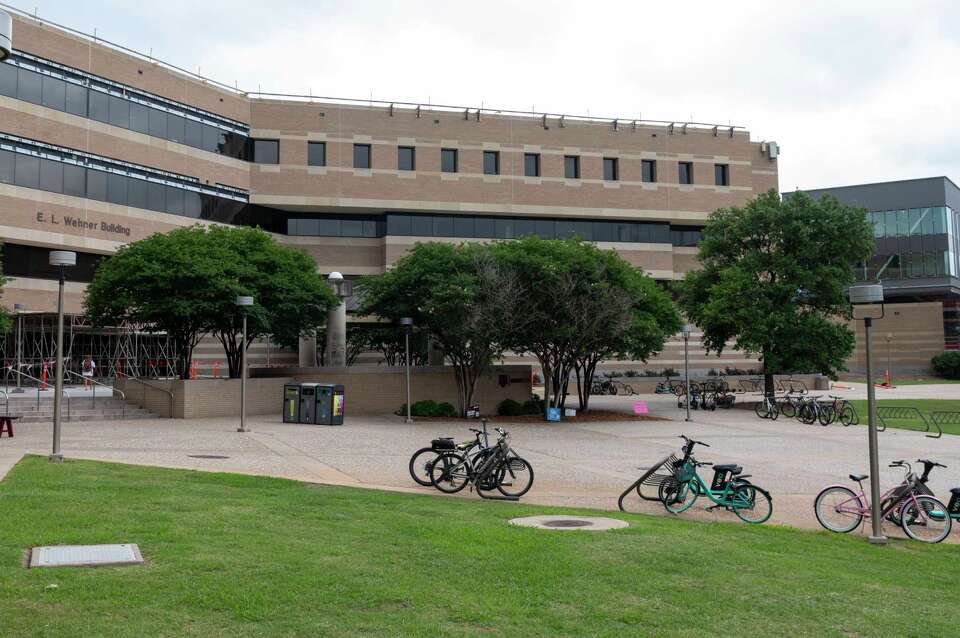 $25 million lead gift will fund A&M graduate business building