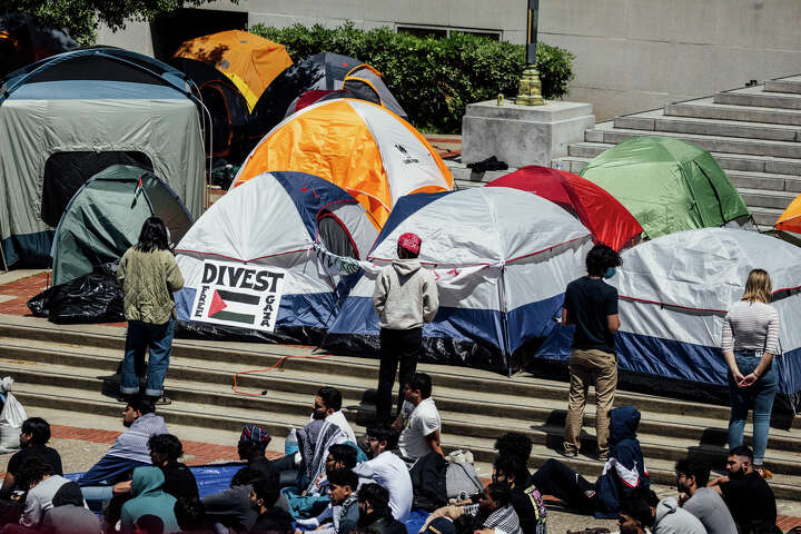 Stanford officials threaten to arrest tent protesters on campus plaza