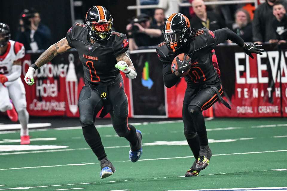 Albany Firebirds keeping Jake Medlock at quarterback