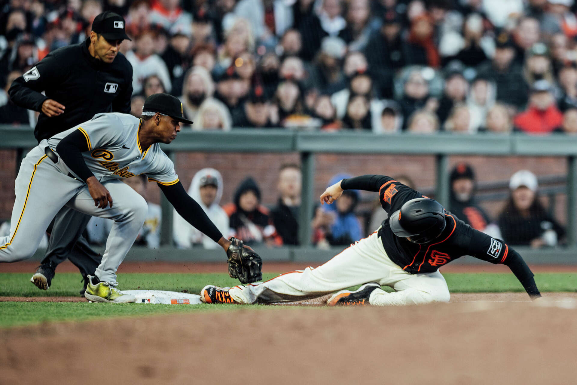Giants’ Jordan Hicks strikes out career-high 9, but Pirates win in 10