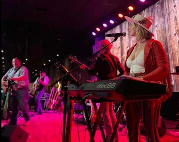 Vegas style Texas Rodeo Saloon now open in Katy