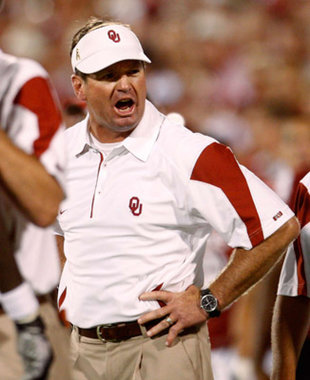 Opposing styles make up bond between Stoops, Snyder