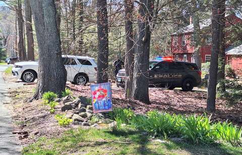 Report: Simsbury man slashed wife's throat with box cutter in fight