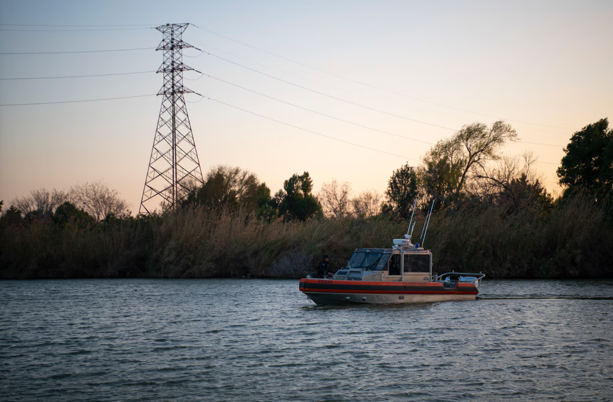 US Coast Guard rescues migrant children on Rio Grande