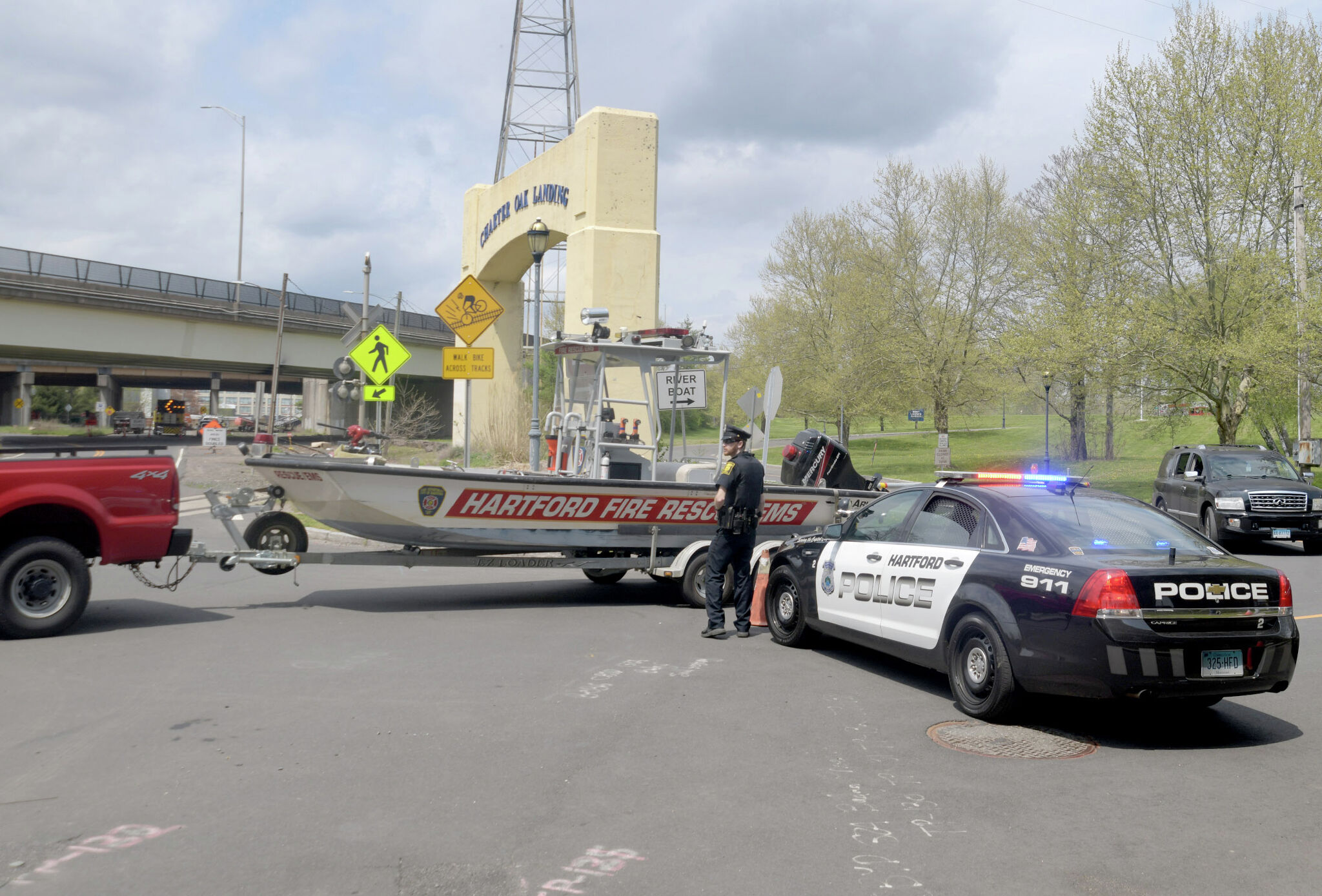 Fishermen find man's body in Connecticut River in Hartford, police say