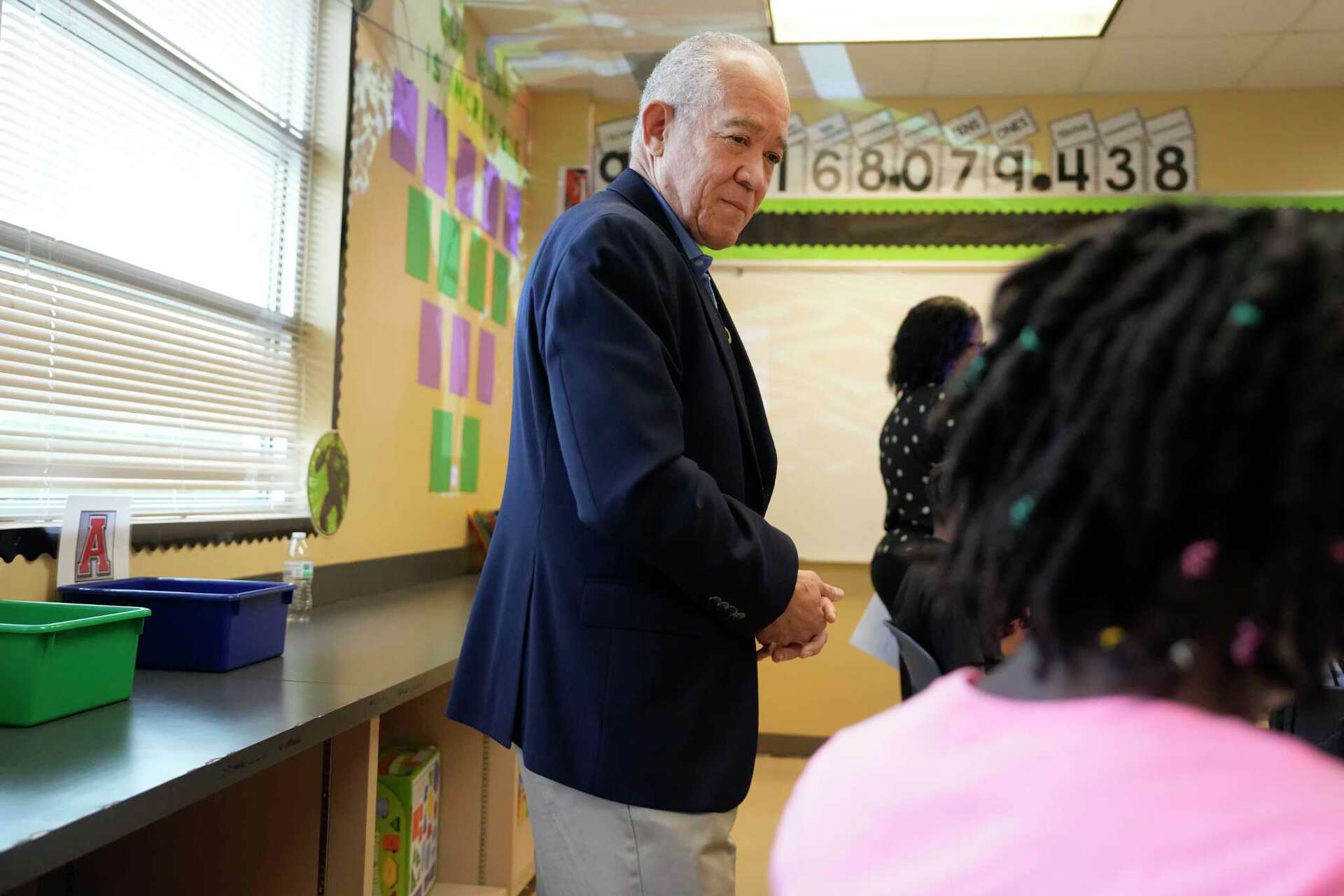 Mike Miles under fire over report on charter network's financials