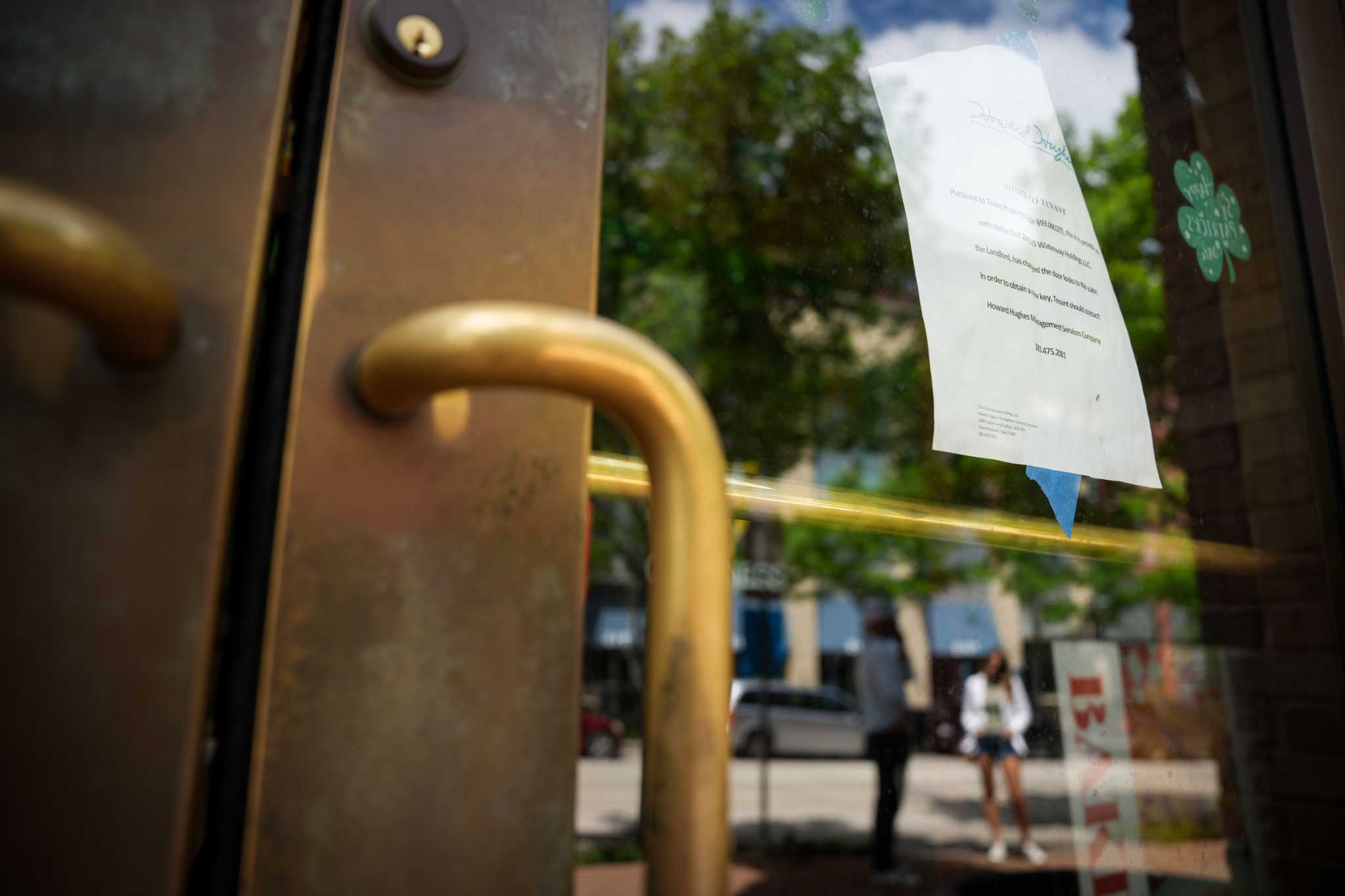 Woodlands-area restaurants are closing. Here's why.