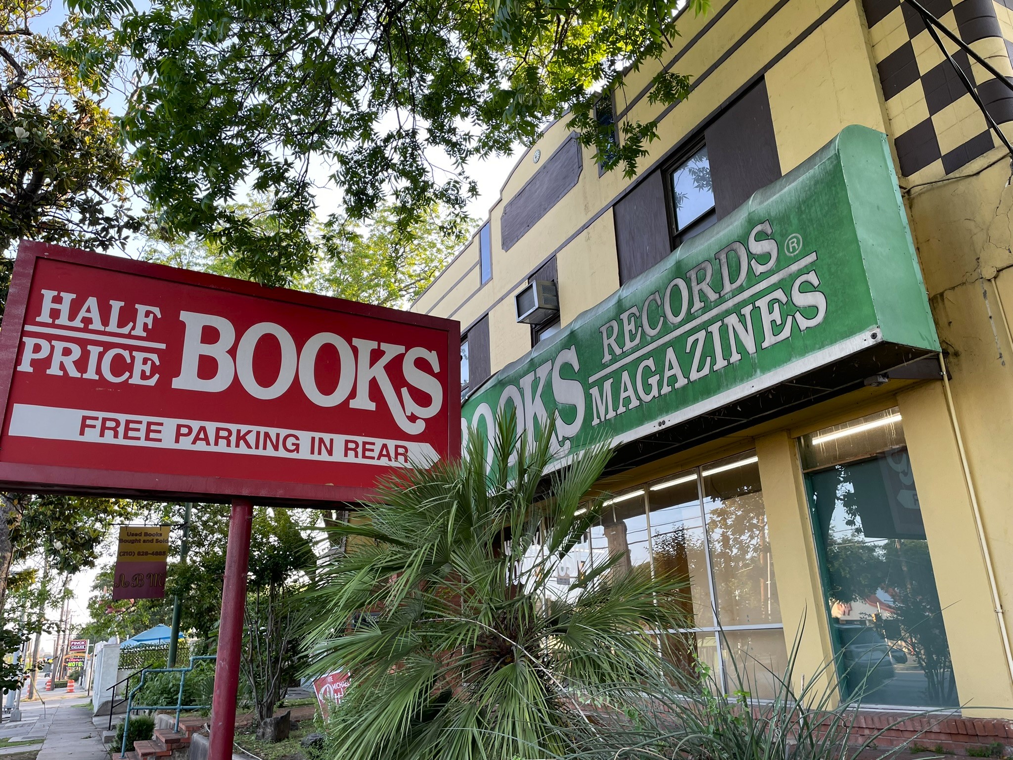 Beloved Half Price Books on Broadway closes Sunday
