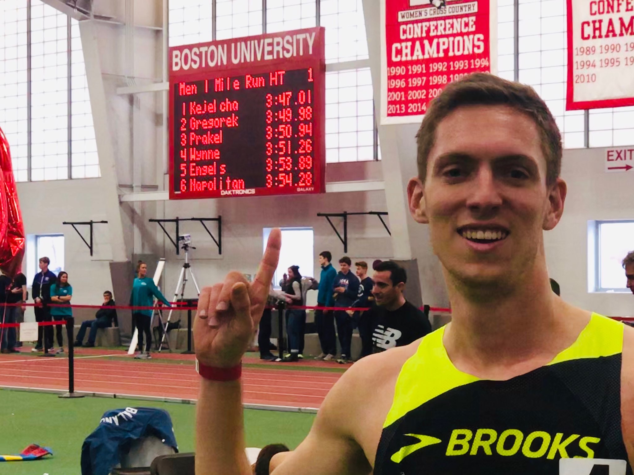Staples' alum Henry Wynne sets DMR world record at Oregon Relays